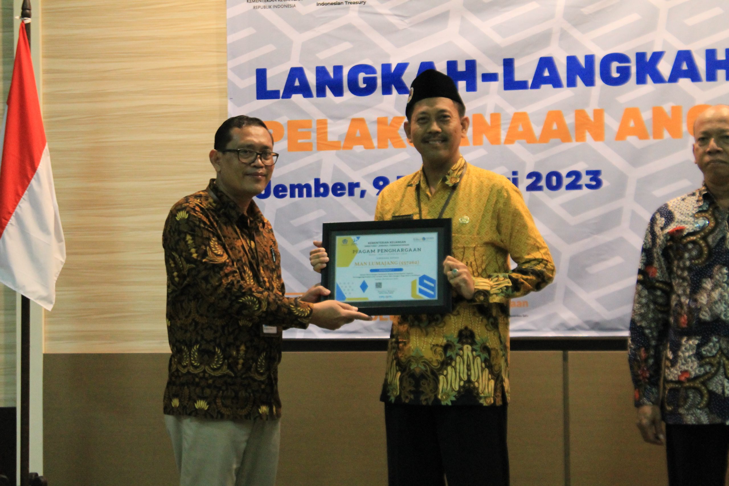 MAN LUMAJANG MERAIH PENGHARGAAN PERINGKAT 1 DARI KPPN JEMBER – MAN Lumajang